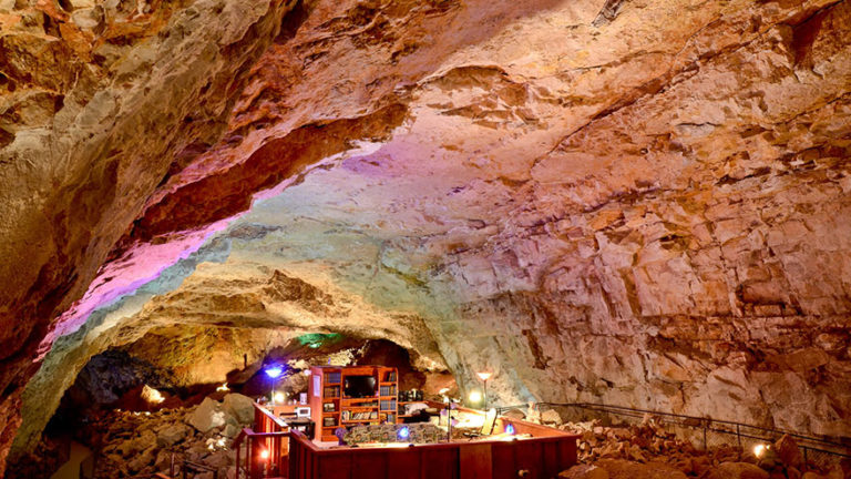 Grand Canyon Caverns In Arizona | Our Deer