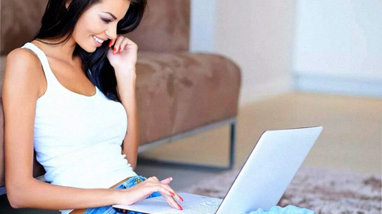 How To Talk To Girls On The Internet | Our Deer